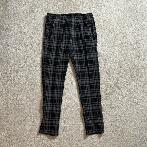 Forever 21 | Pants | Forever 2 Pleated Plaid Black And Grey Pants ...